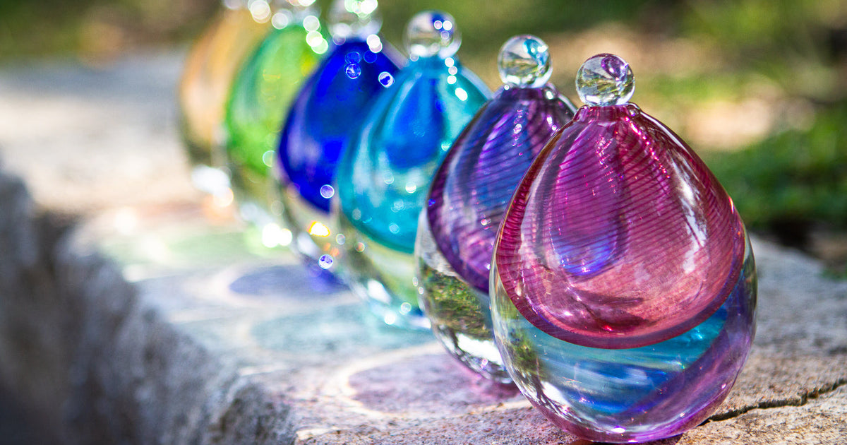 different urns for ashes