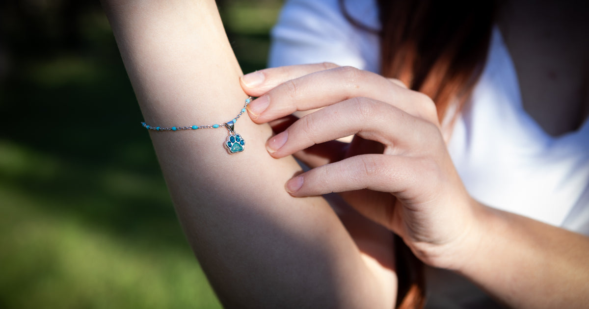 cremation_ash_pawprint_bracelet.jpg?crop=center&height=630&v=1742650173 ...