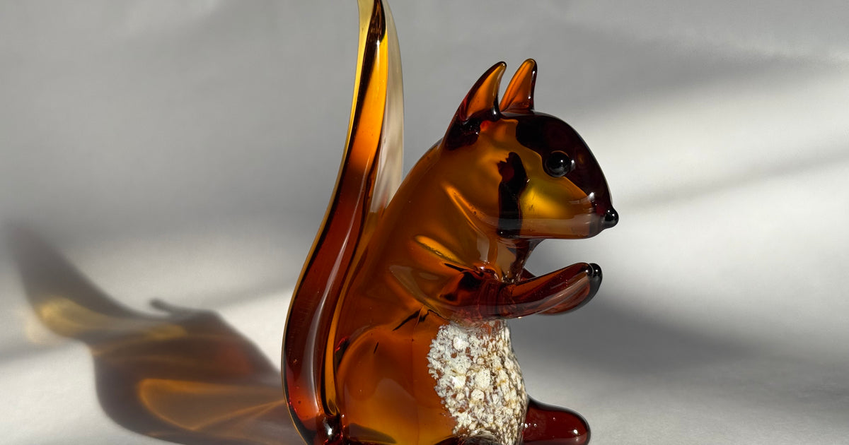 glass_squirrel_with_cremation_ash.jpg?crop=center&height=630&v ...