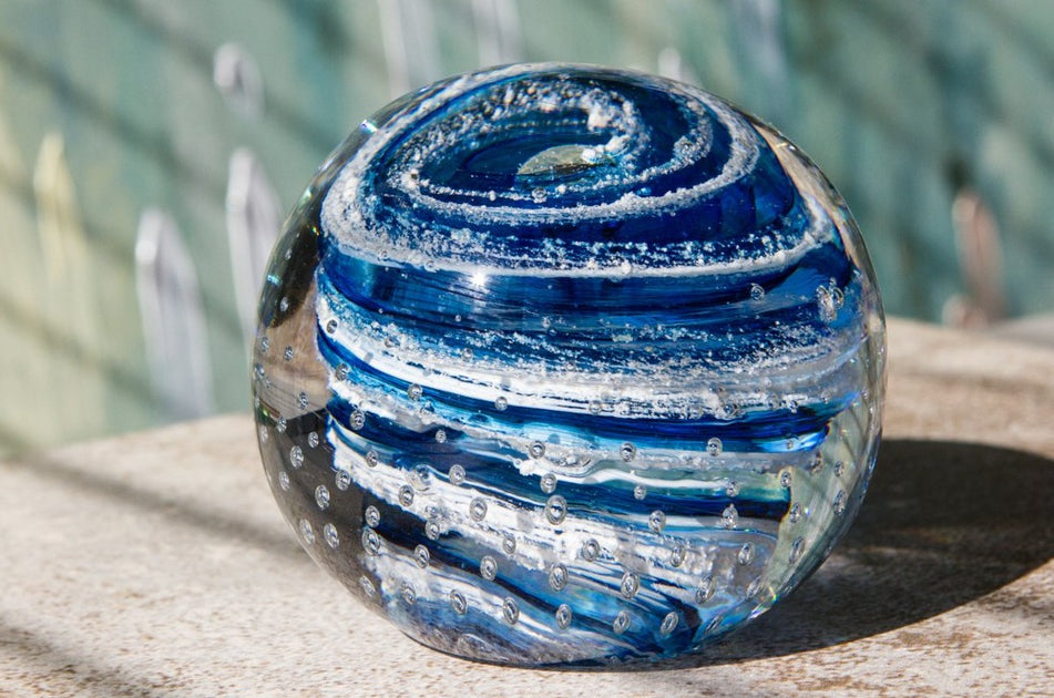 bubble-twist-paperweight.jpg?crop=center&height=630&v=1657809158&width=1200